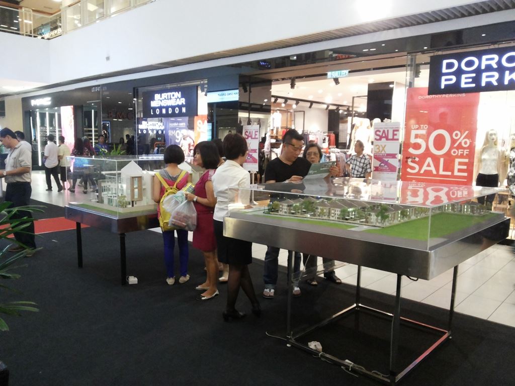 DNPLand | 2014 MAR – PROPERTY ROADSHOW (QUEENSBAY MALL)